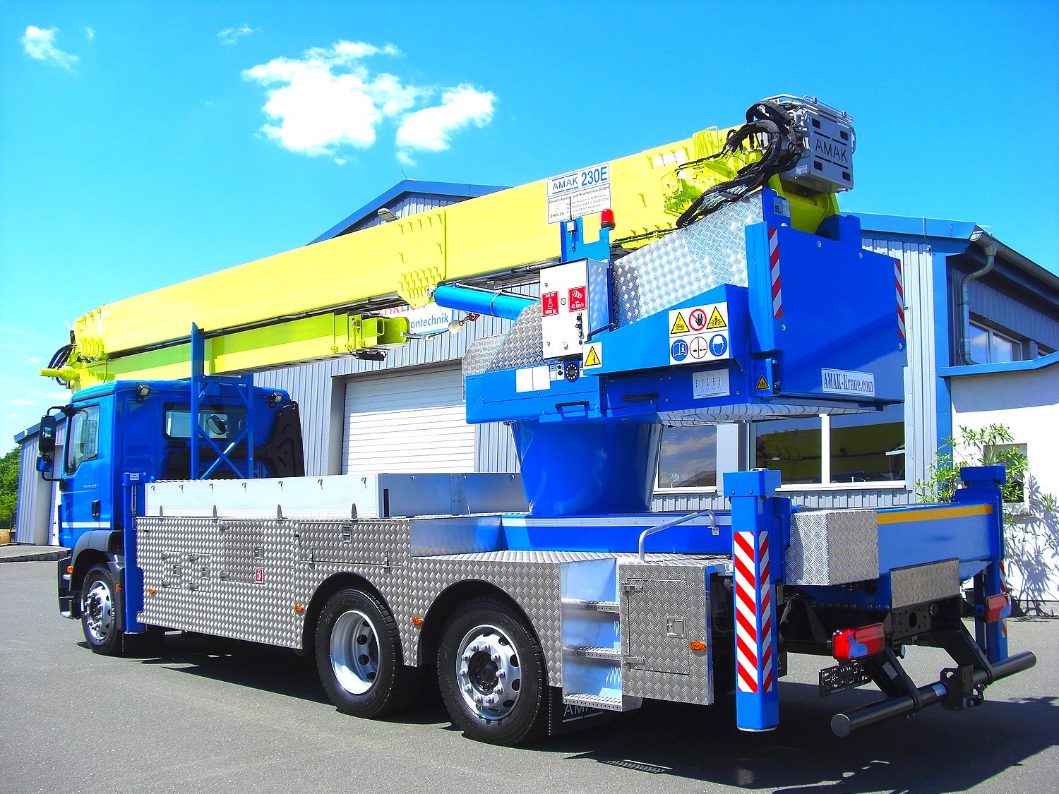 AMAK 230 E - unser stärkster Kran aus Aluminium - Ehrlich Krane