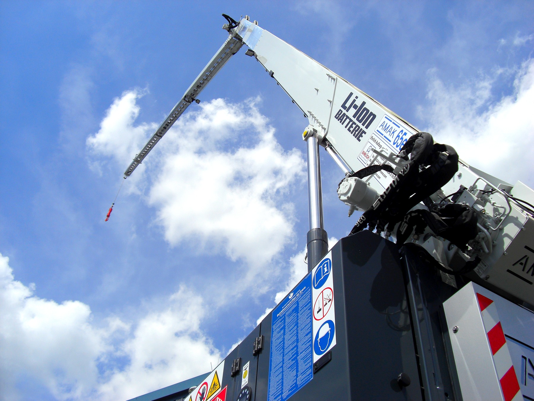 AMAK 65 E - der vollelektrische Autokran - Ehrlich Krane